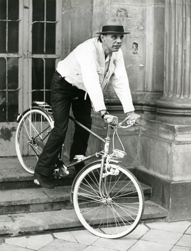 Beuys and Bike: fietsen op de sporen van de kunstenaar
